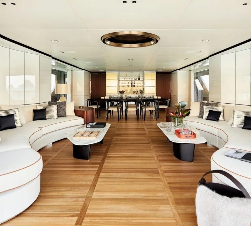 Yacht KAHALA, Benetti Oasis 40 | CHARTERWORLD Luxury Superyacht Charters
